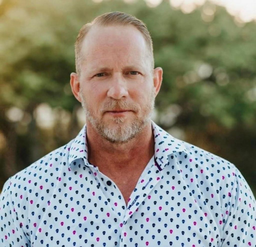 Meet Kirt Linington | Owner at Linear Roofing & General Contractors ...