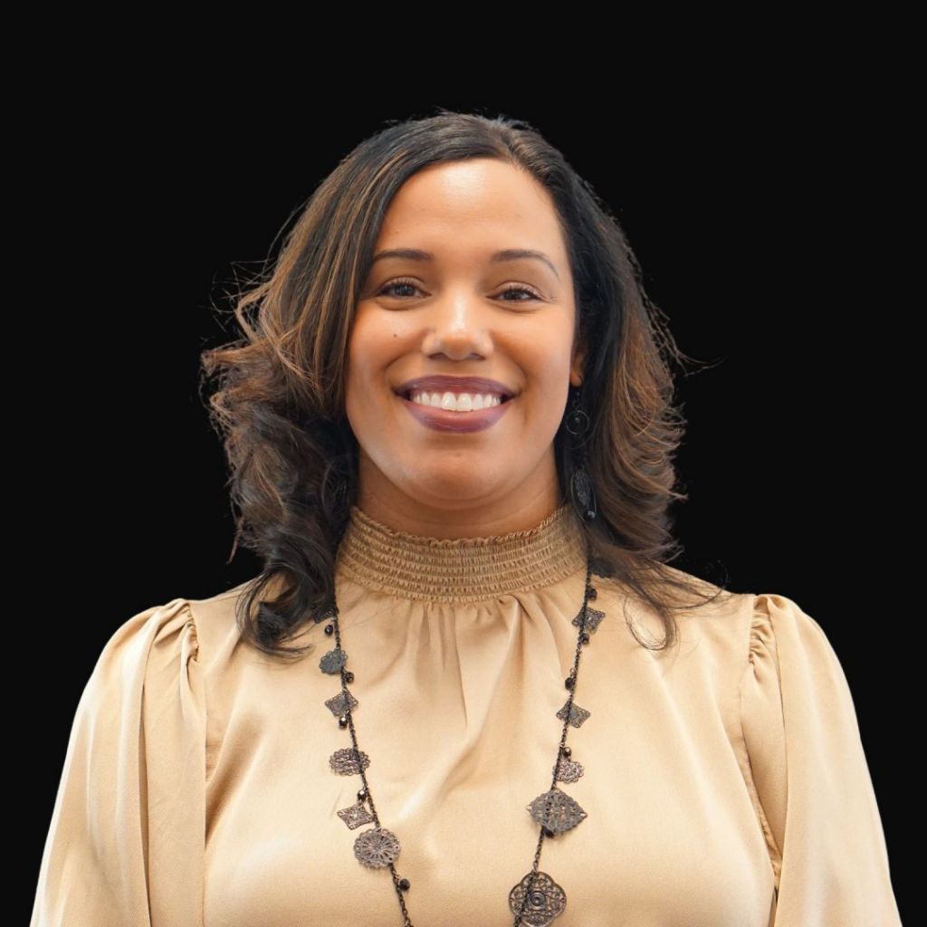 Meet Toni Lynn Valencia | Leadership Coach & REALTOR® - SHOUTOUT DFW