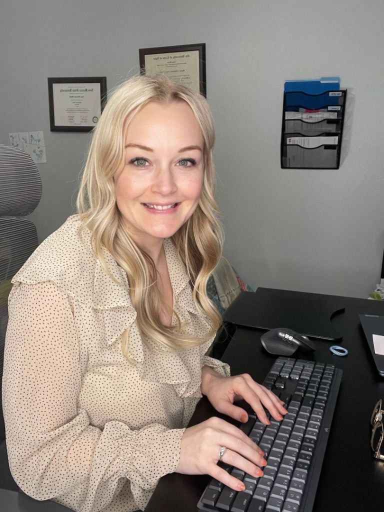 Meet Amy LittleSun, MBA, CMPE | Wife, Mom, & Business Owner - SHOUTOUT DFW