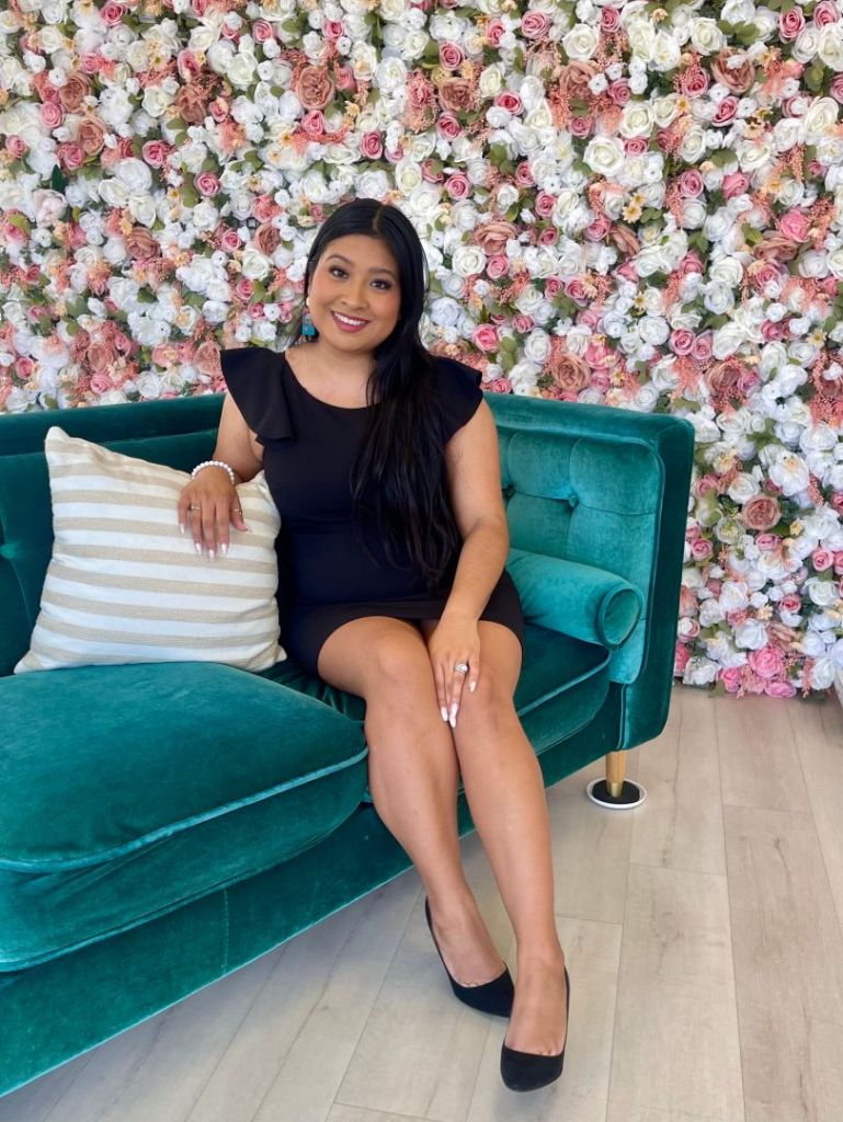 Meet Flora Martinez Vazquez | Bilingual Latina Counselor - SHOUTOUT DFW