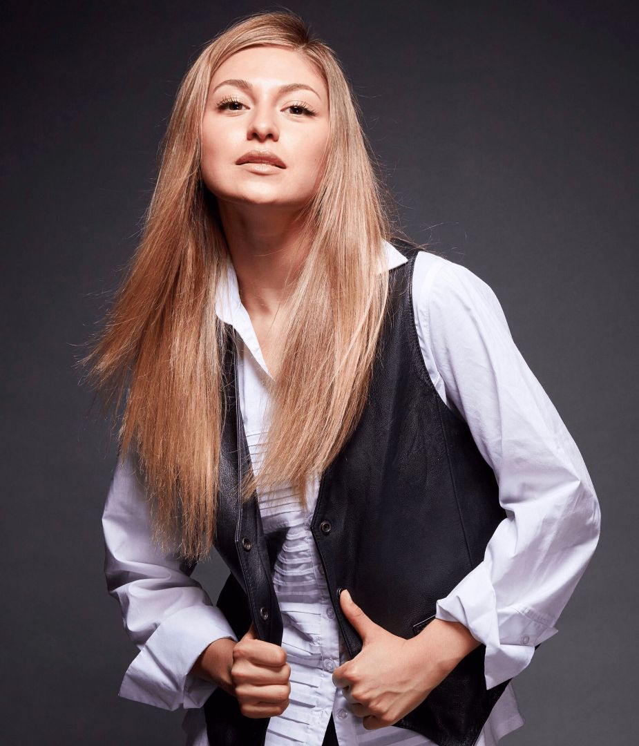 Meet Daisy Close | Singer/Songwriter & Actress - SHOUTOUT DFW